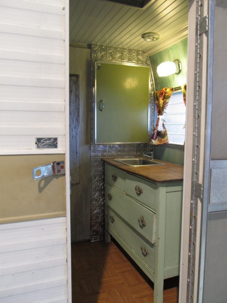 20+ FARMHOUSE TRAILER REMODEL IDEAS YOU SHOULD TRY